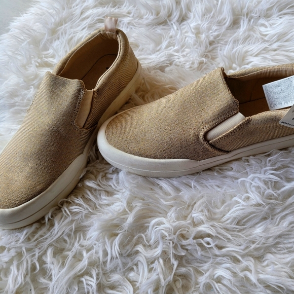 GAP | Shoes | Gold Gap Slides | Poshmark